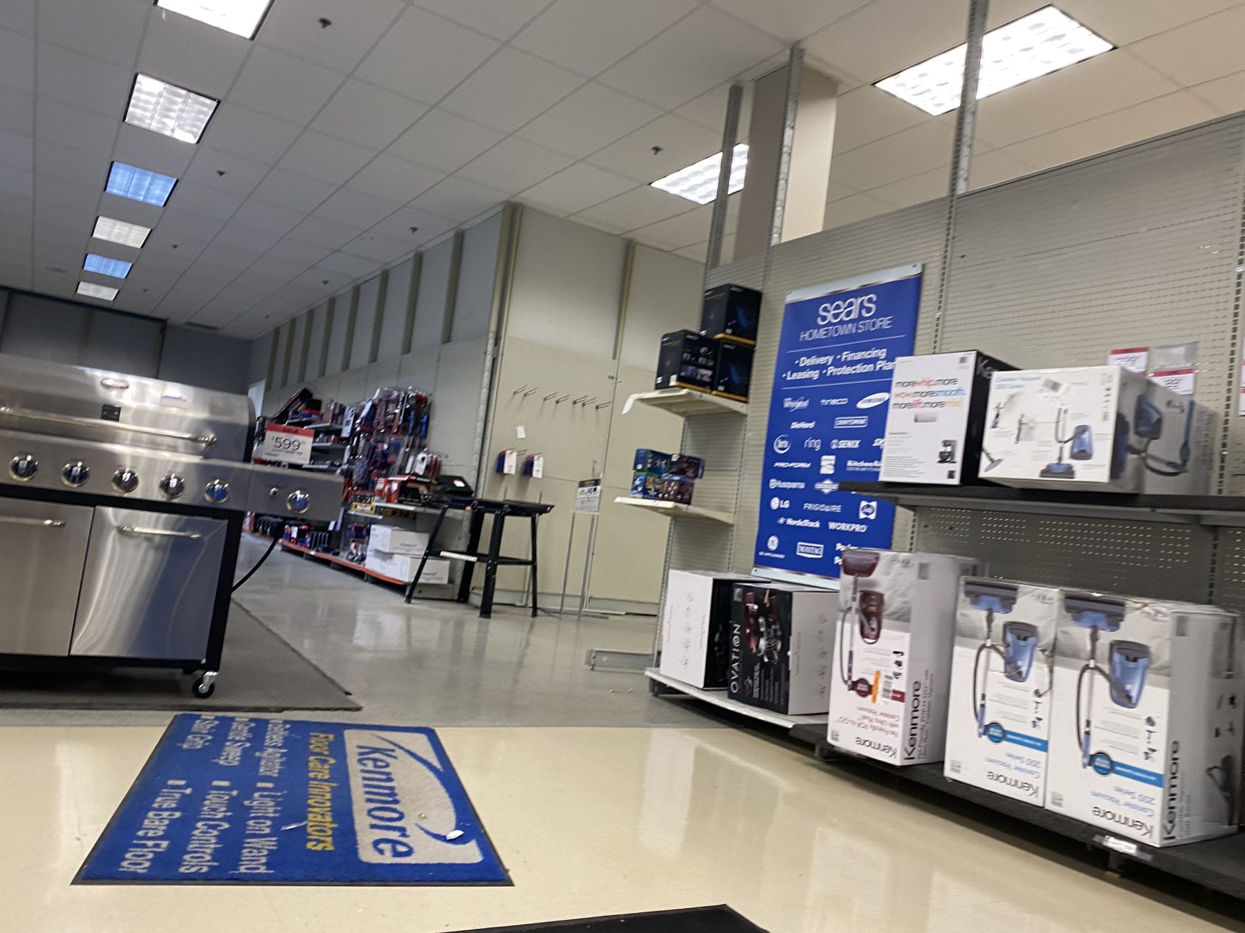 Zombie Sears Pasadena Texas: All stocked up, with no one to shop ...